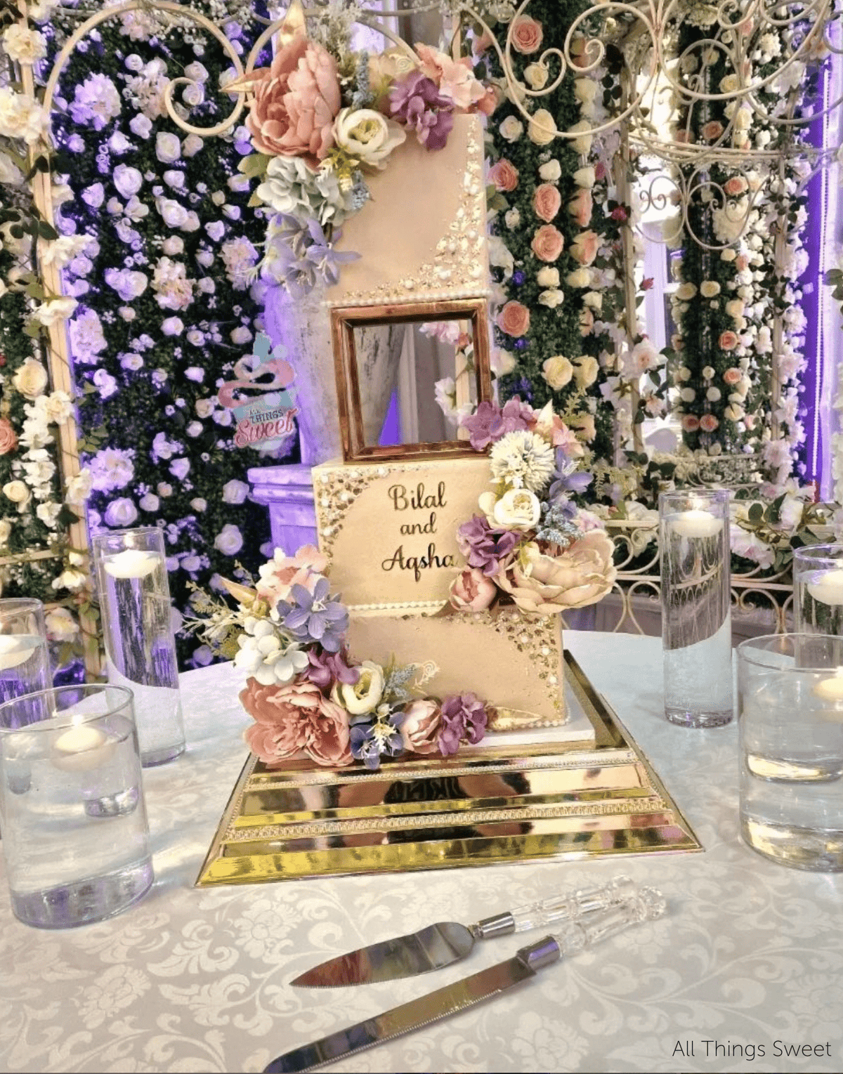 Square Metallic Cake Separator | Prop Options