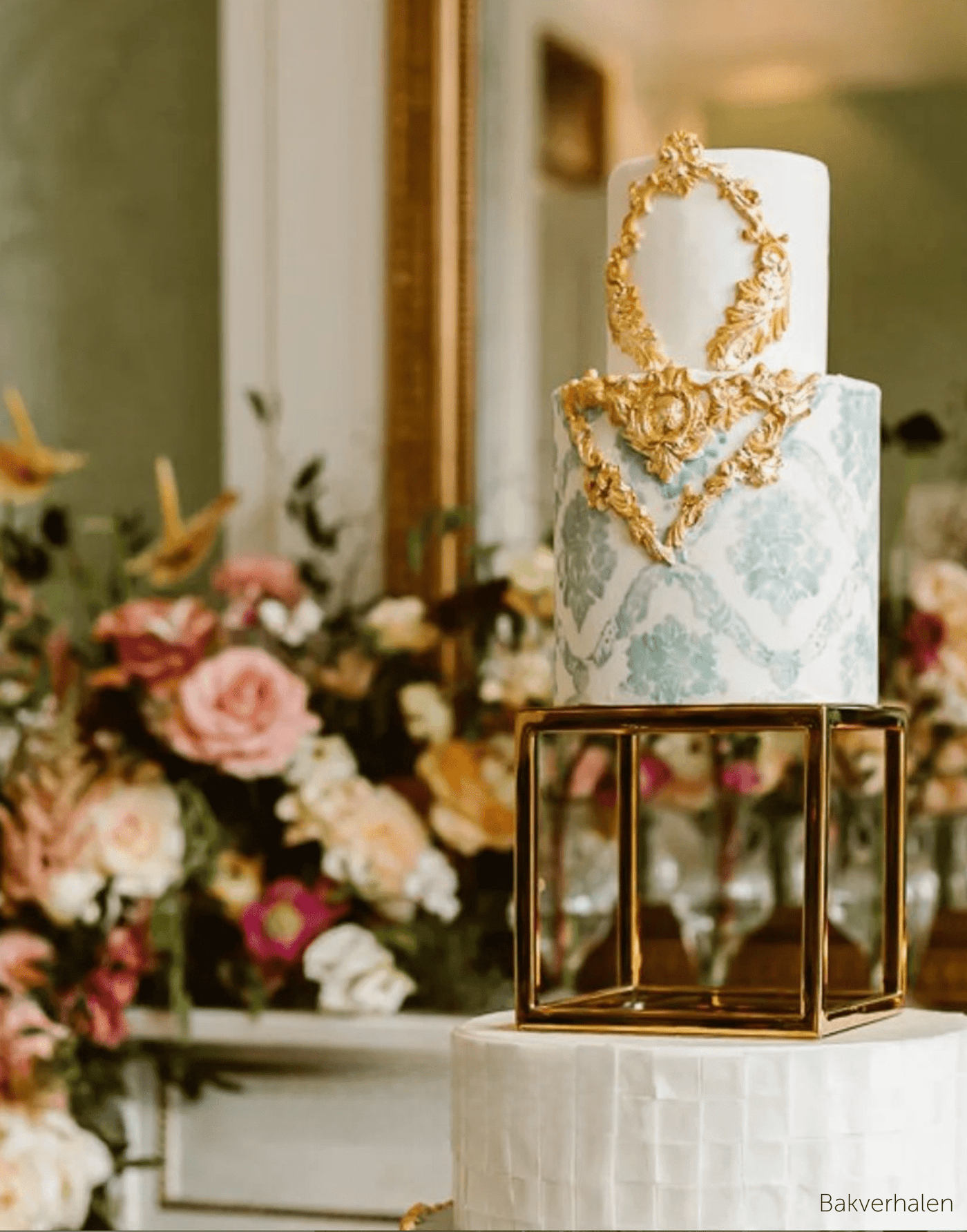 Square Metallic Cake Separator | Prop Options