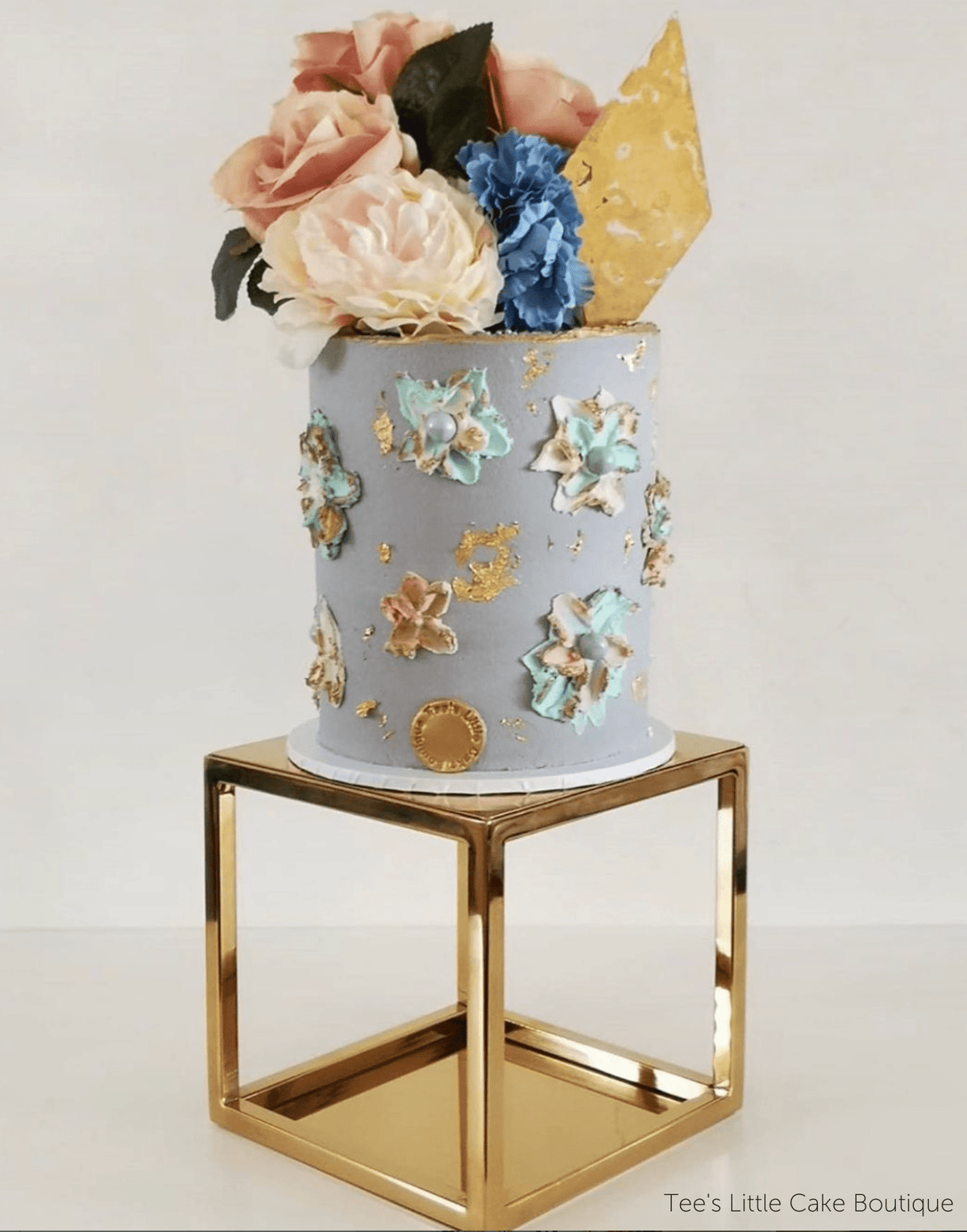 Square Metallic Cake Separator | Prop Options