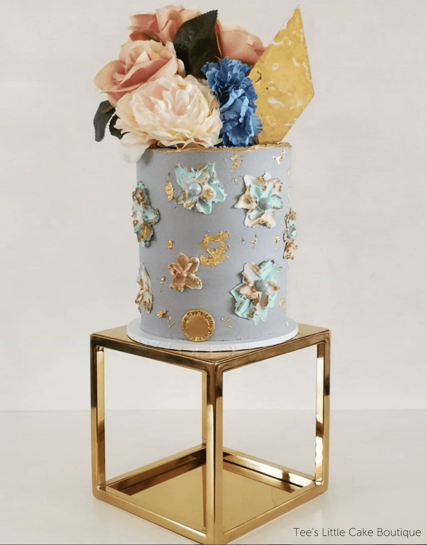 Square Metallic Cake Separator | Prop Options