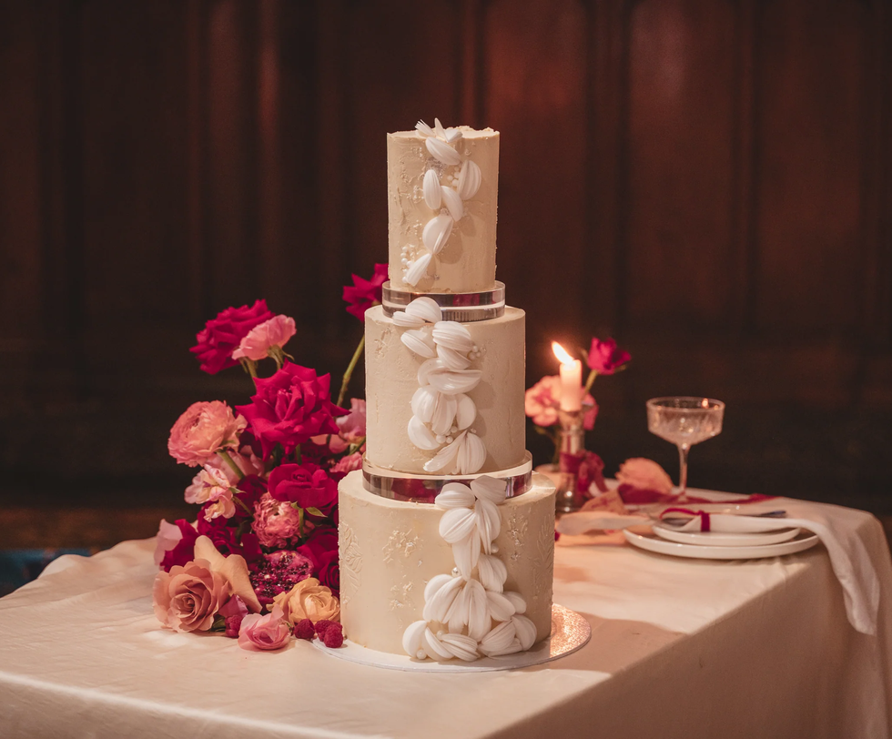 How to Style a Cake Table with Amanda at Sugar Cake School – Prop Options