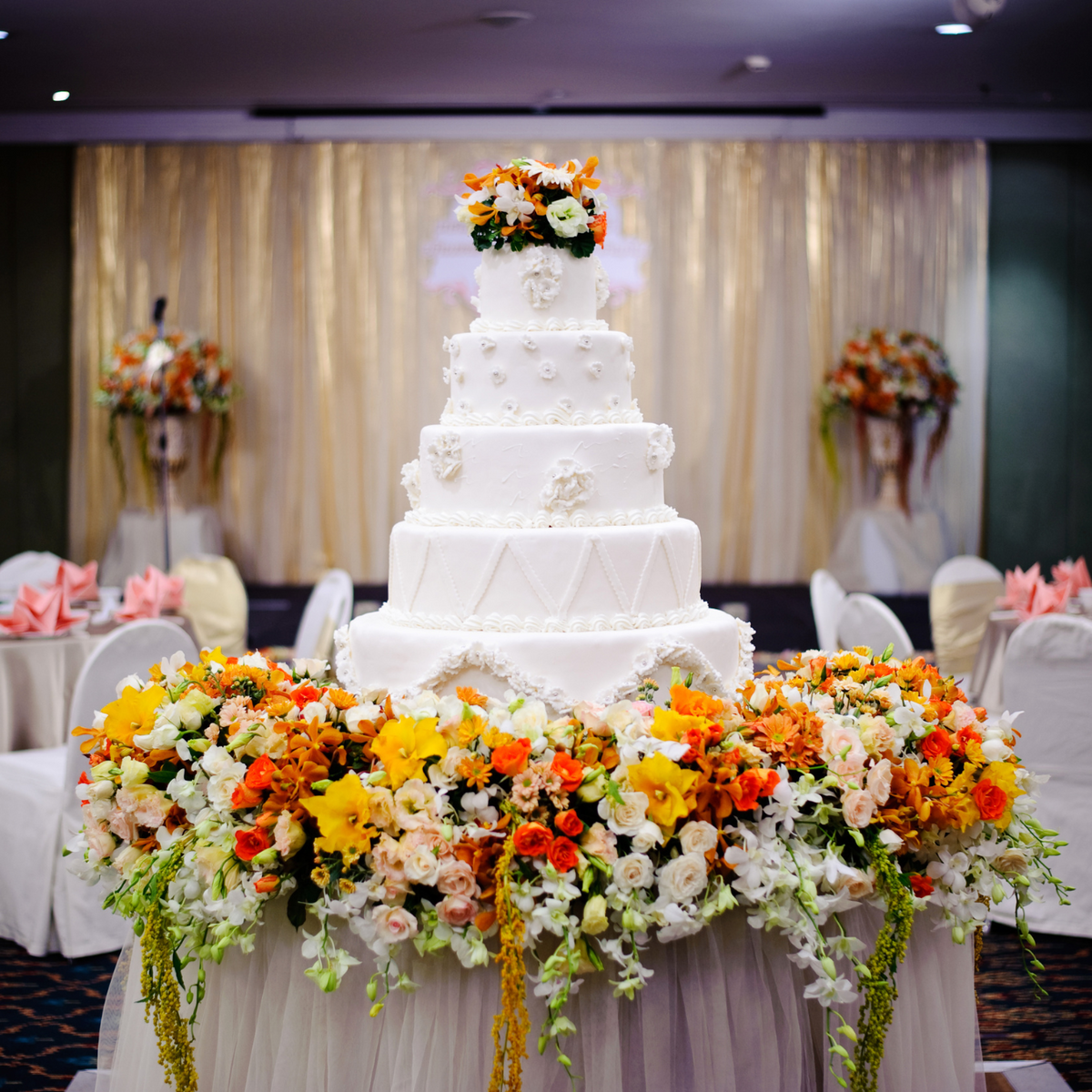 How to Style a Cake Table with Amanda at Sugar Cake School – Prop Options