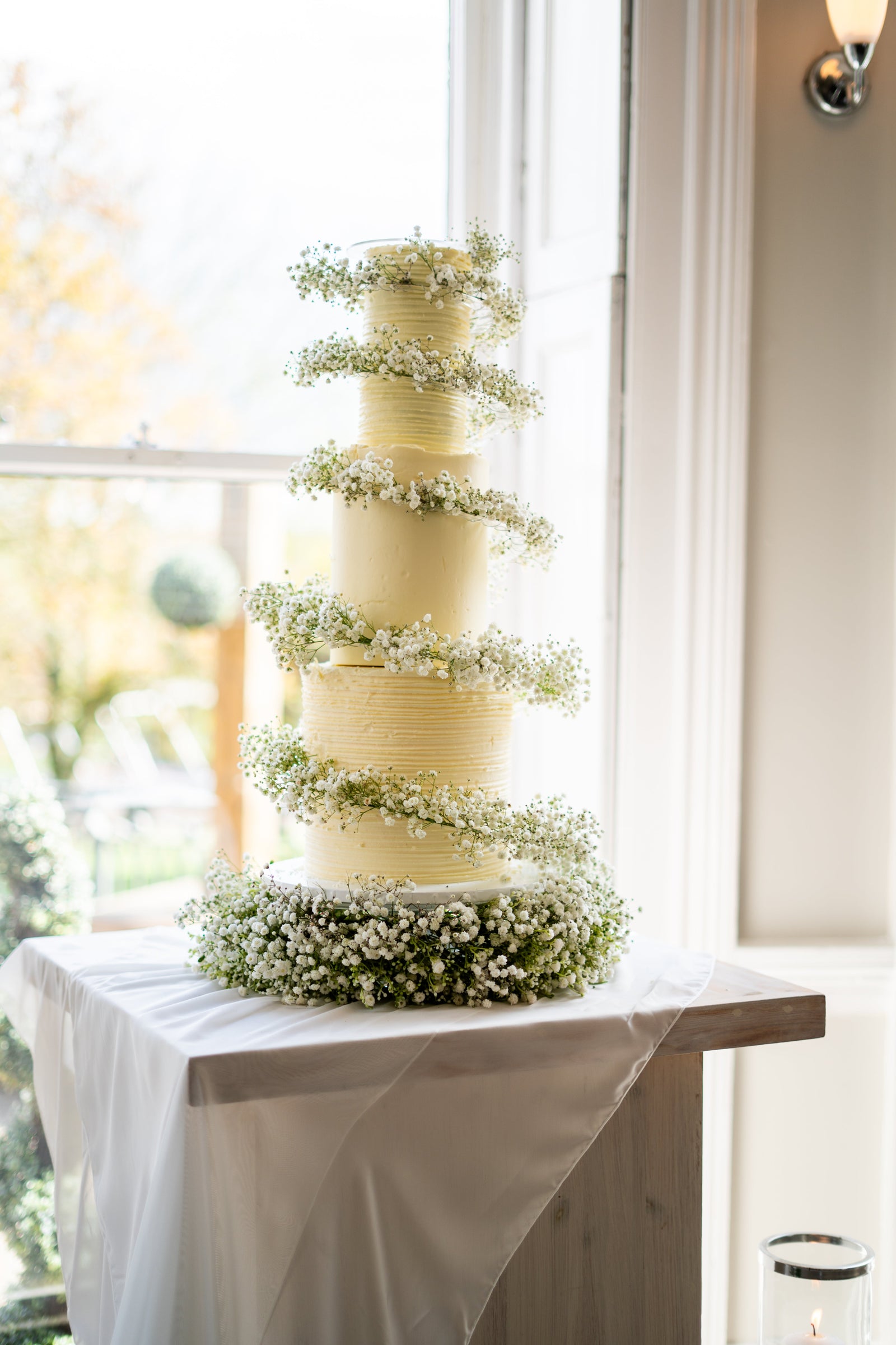 Cake Spiral™ — Acrylic Wrap for Tiered Cakes | Prop Options