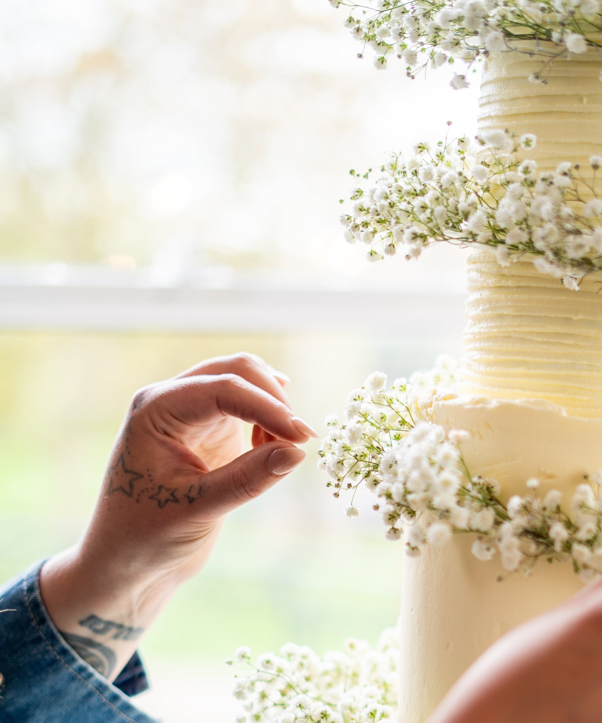 Cake Spiral™ - Acrylic Wrap for Tiered Cakes | Prop Options