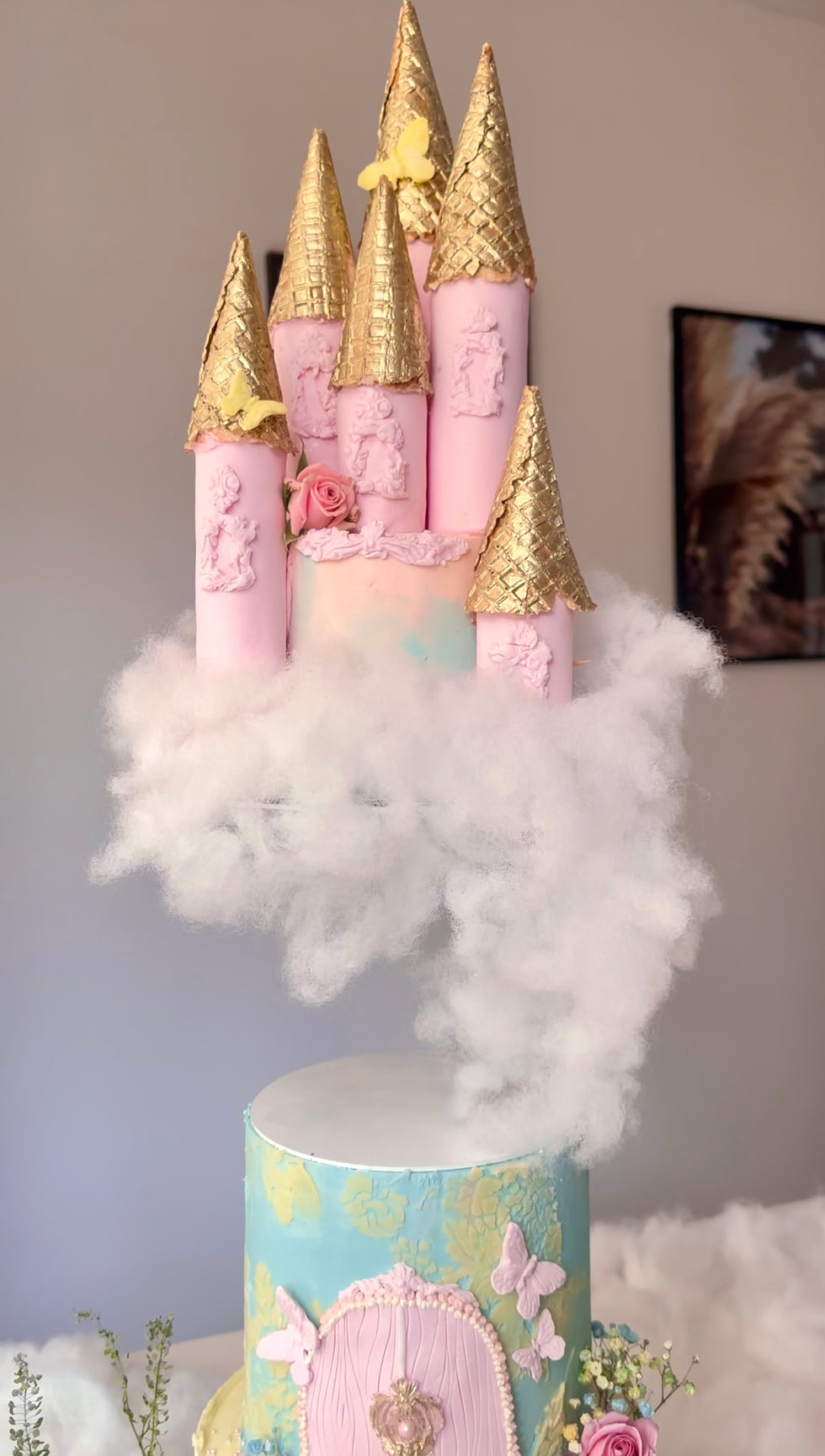 The Story Behind The Castle In The Clouds With Cakes Couture – Prop Options