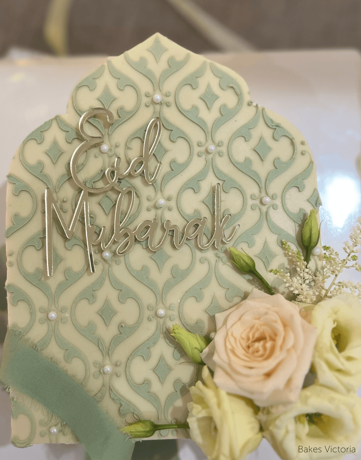 Original Trefoil Arch Cake Guides | Prop Options