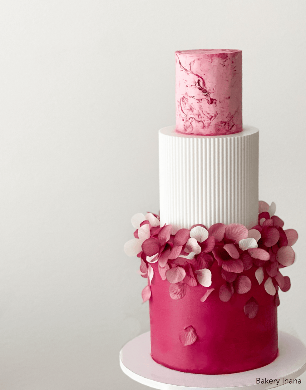 Round Reeded Cake Separator - Prop Options